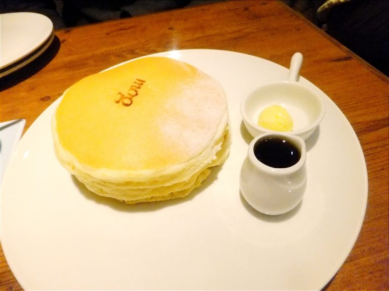 Osaka: Fluffy Pancakes at Cafe Mog Namba (mog難波店) | Ryoko's Travel ...